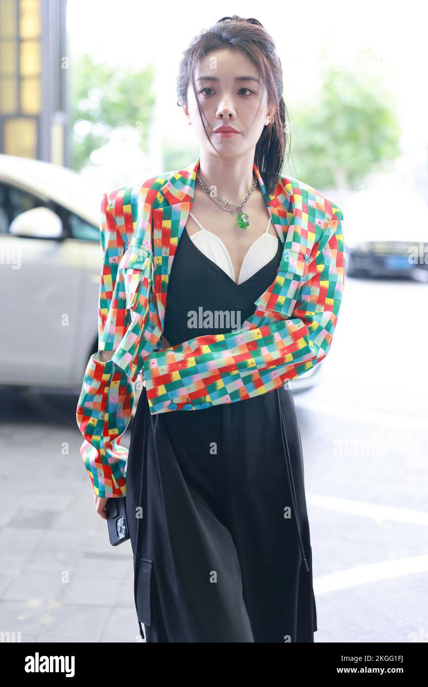 Chinese singer and actress Yu Yan appeared at Shanghai Fashion Week in ...