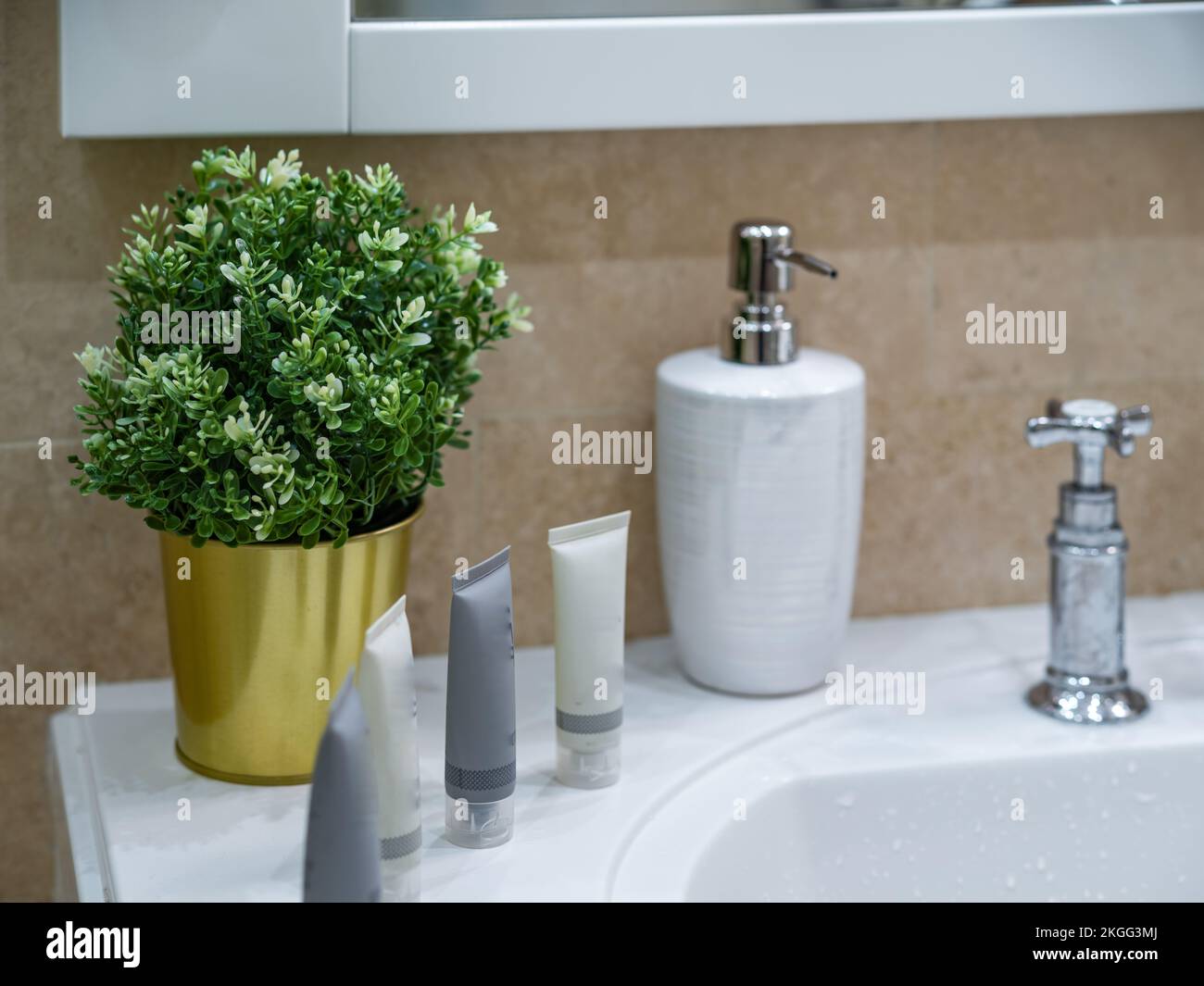 Liquid soap on sink hi-res stock photography and images - Alamy