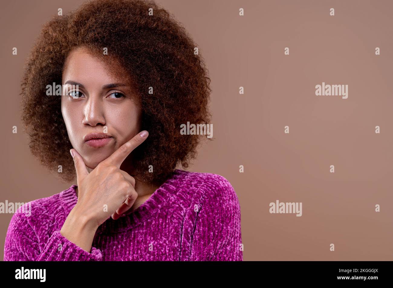 Uncertain glance hi-res stock photography and images - Alamy