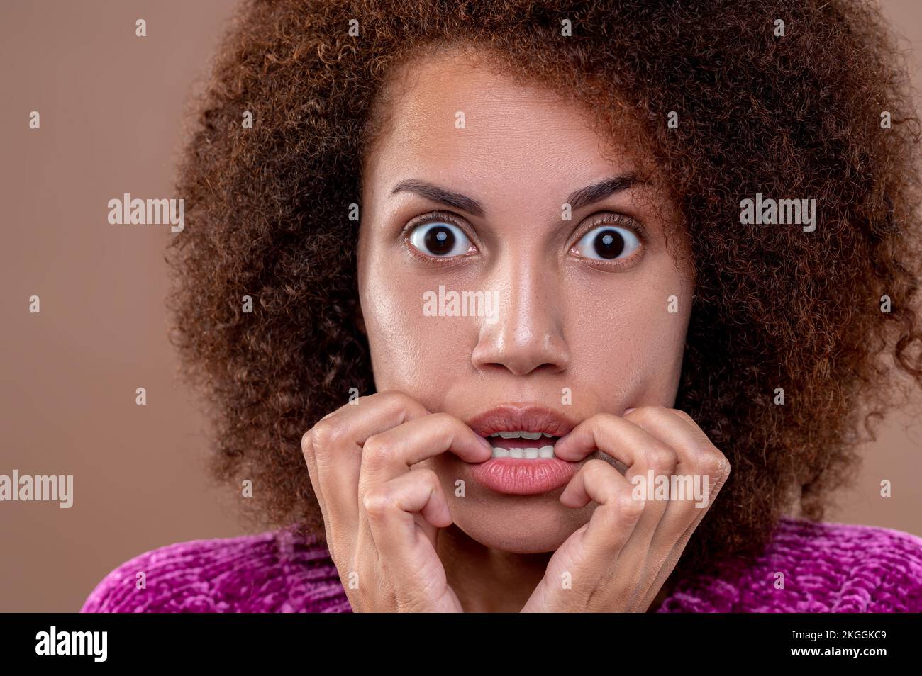 Frightened shocked woman big eyes hi-res stock photography and images ...