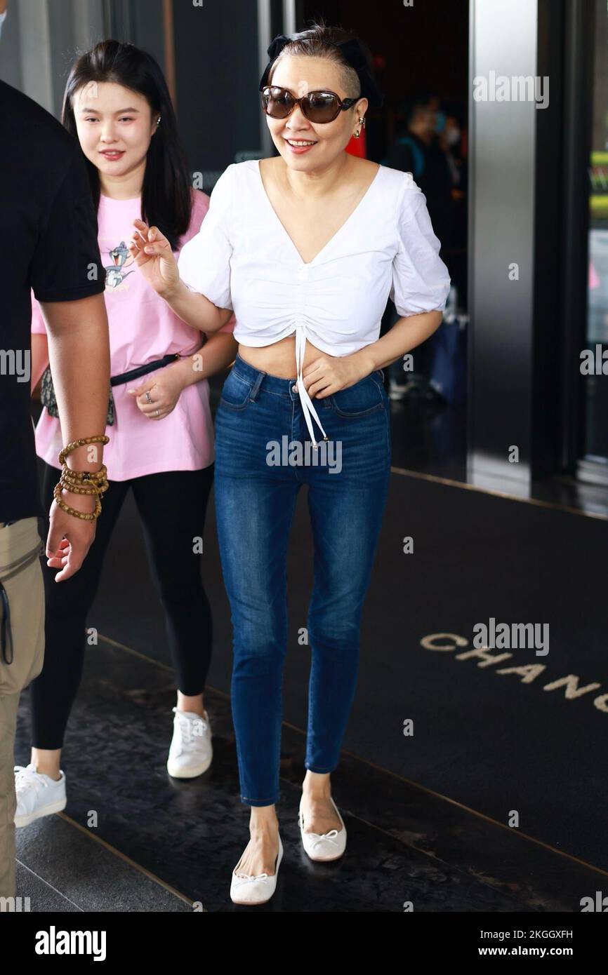 Chinese singer Zhang Qiang appeared at a hotel in Changsha City, south ...