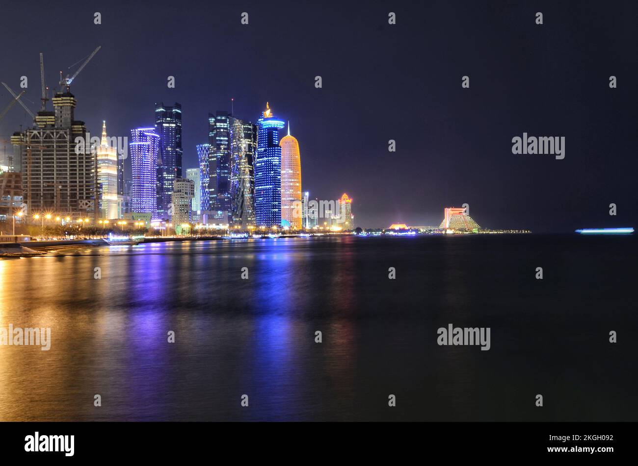 doha qatar cityscape Stock Photo - Alamy