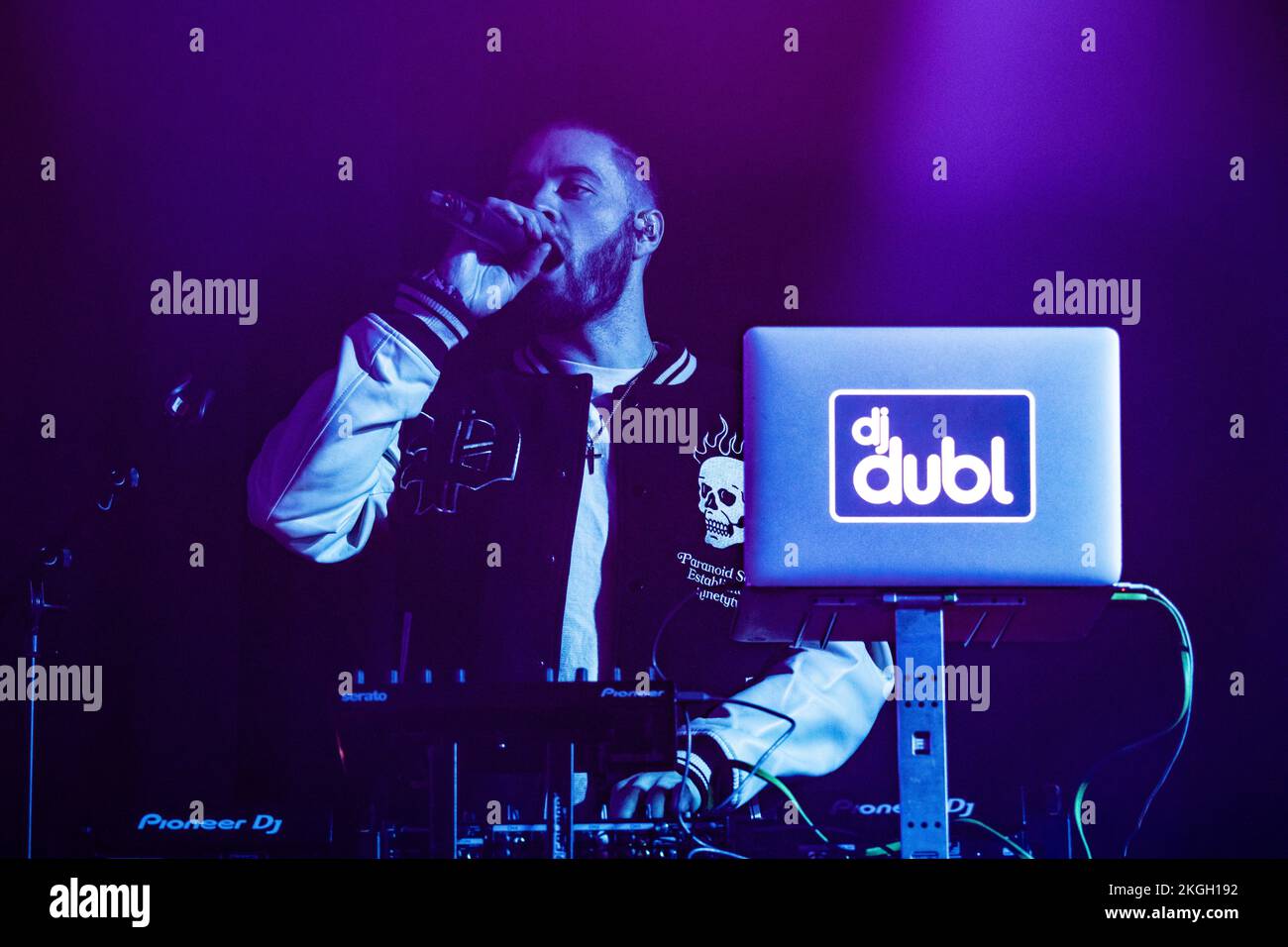 Dj dubl hi-res stock photography and images - Alamy
