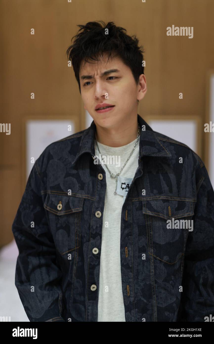 Taiwanese actor Darren Wang Talu came off work in Changsha City, south ...