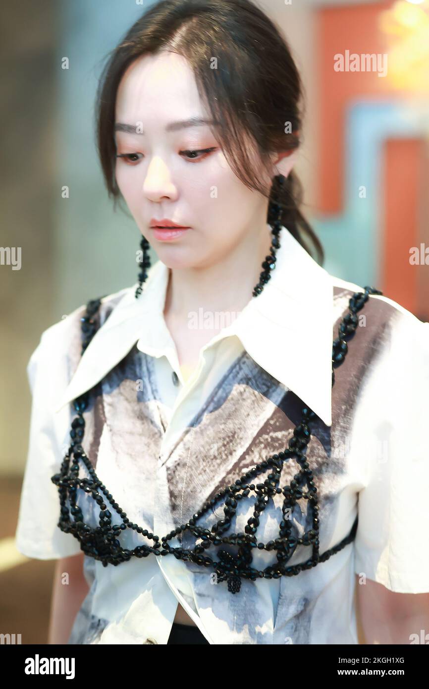 Chinese singer-songwriter Jane Zhang wore white ink-printed shirt and ...