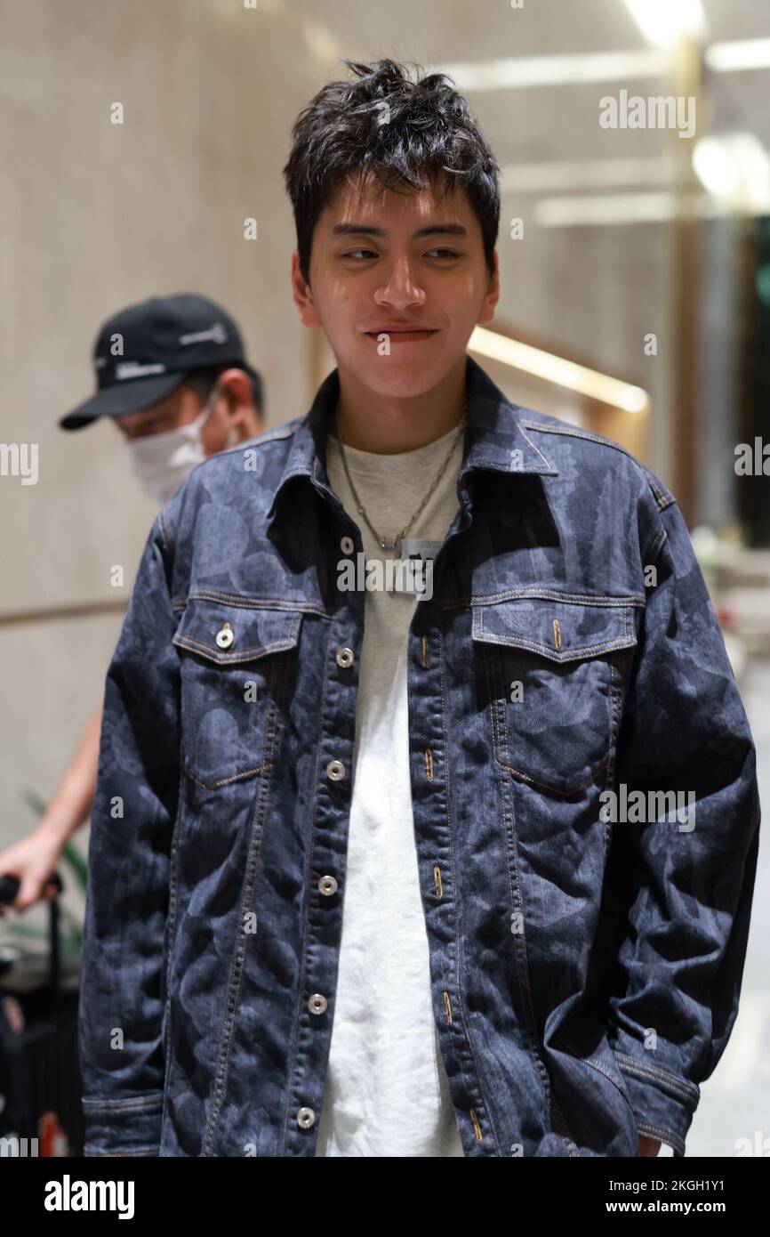 Taiwanese actor Darren Wang Talu came off work in Changsha City, south ...