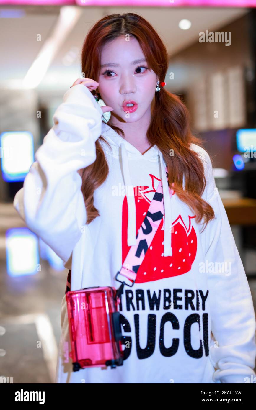 Chinese singer Zhang Zining came off work in Shanghai, China, 12 ...