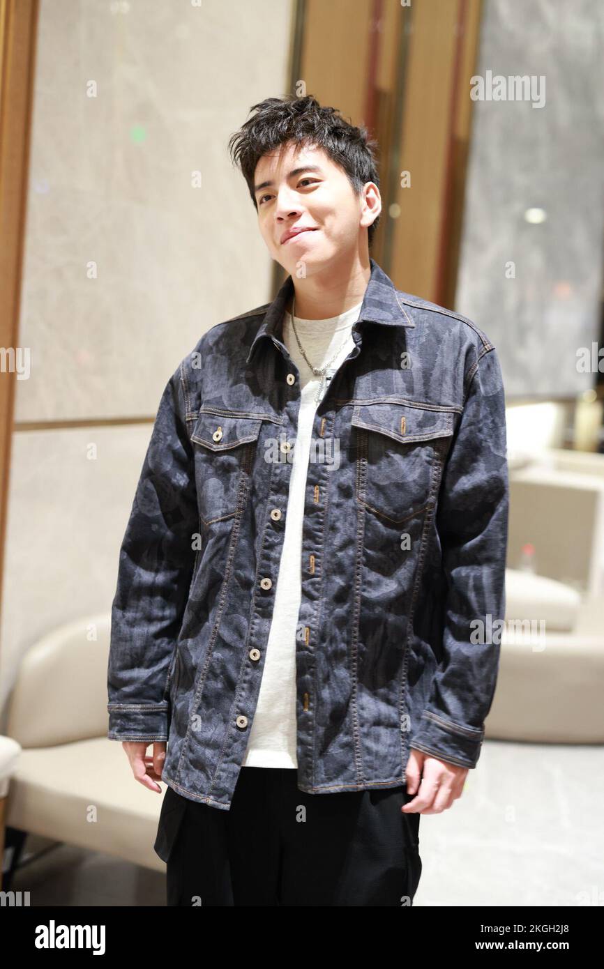 Taiwanese actor Darren Wang Talu came off work in Changsha City, south ...