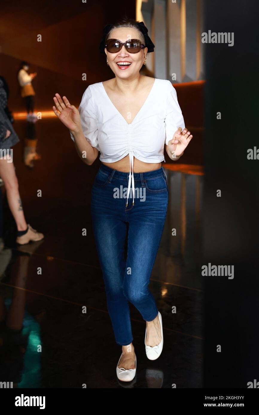 Chinese singer Zhang Qiang appeared at a hotel in Changsha City, south ...