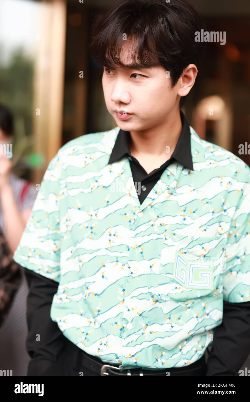 Chinese pop singer and songwriter Silence Wang appeared at the airport ...