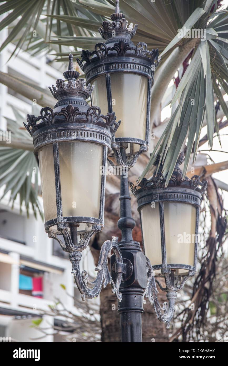 Historical streetlight hi-res stock photography and images - Alamy