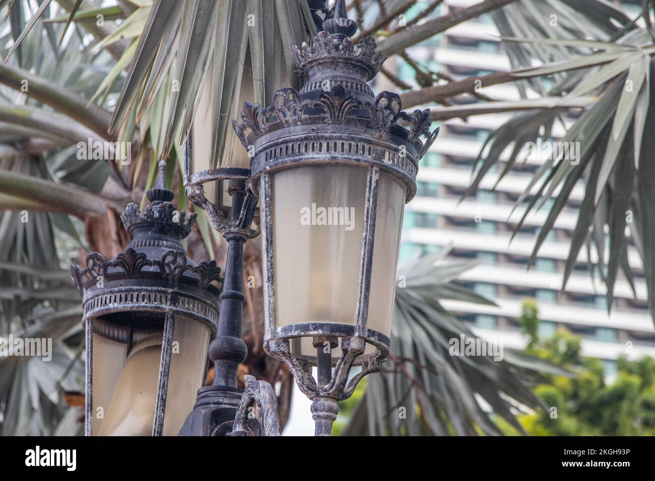 Historical streetlight hi-res stock photography and images - Alamy