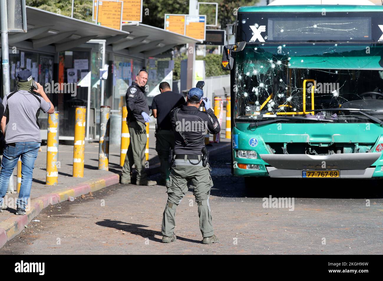 Jerusalem. 23rd Nov, 2022. Israeli police inspect the scene of an ...