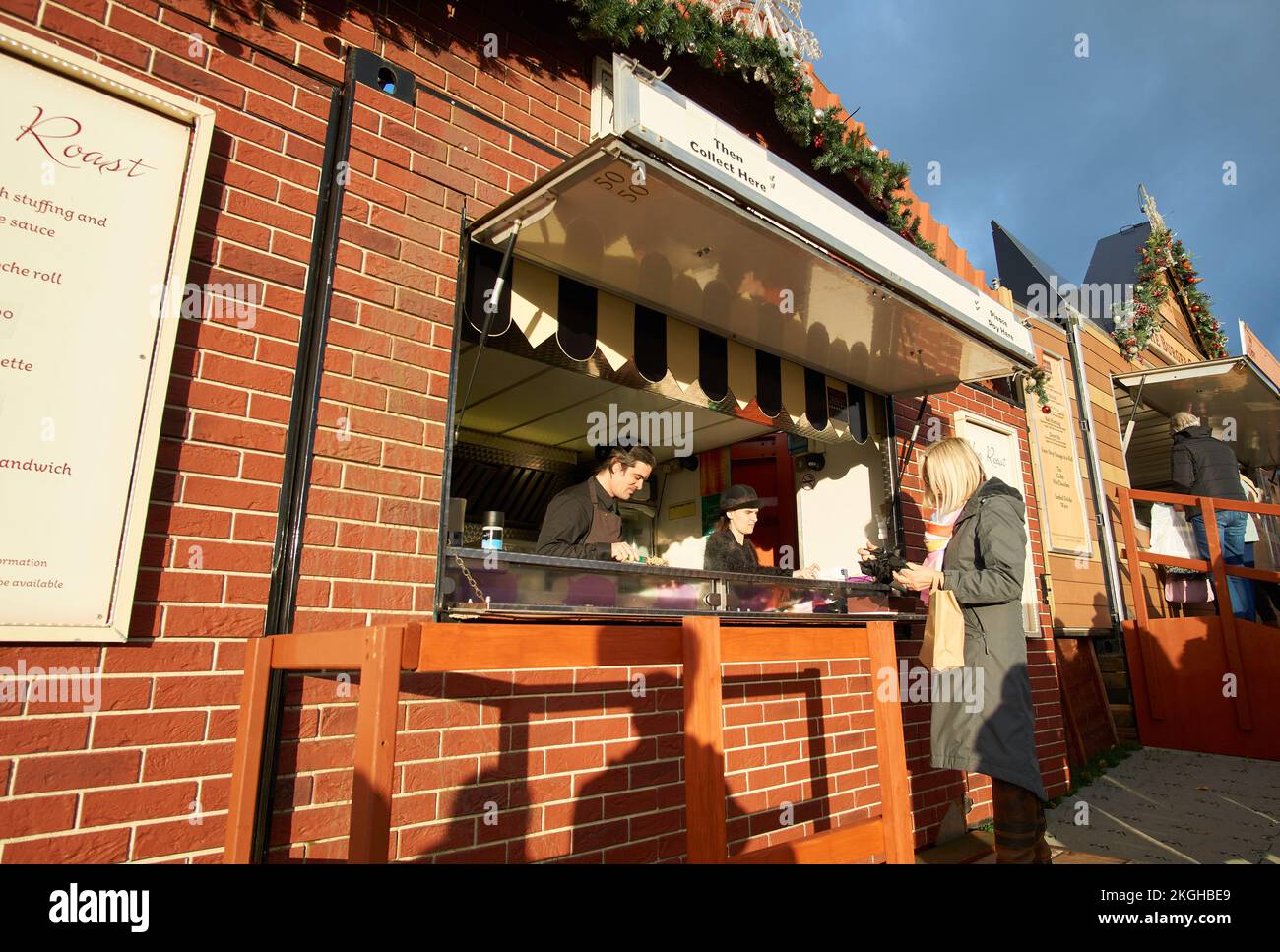 Fast food catering van at a Christmas market in Derbyshire Stock Photo ...