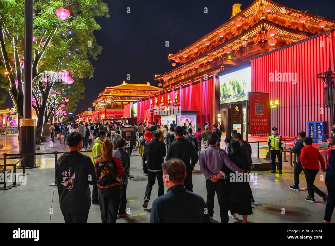 The Tang Dynasty Culture Show at the Great Tang All Day Mall in XI'an ...