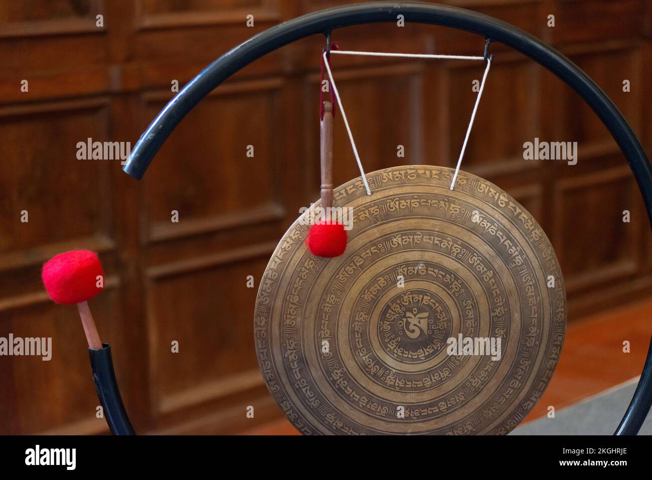 Ritual gong hi-res stock photography and images - Alamy