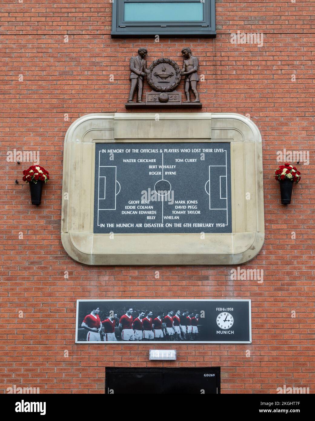 Tribute to the players that died in the Munich Air Disaster on 6 ...