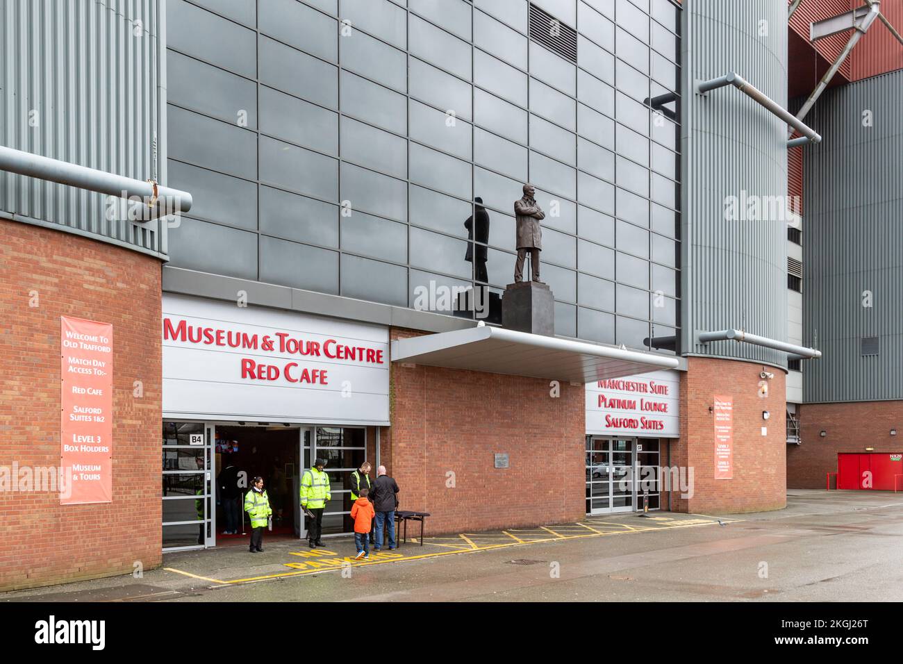 Sir Alex Ferguson statue and entrance to museum at Manchester United's ...