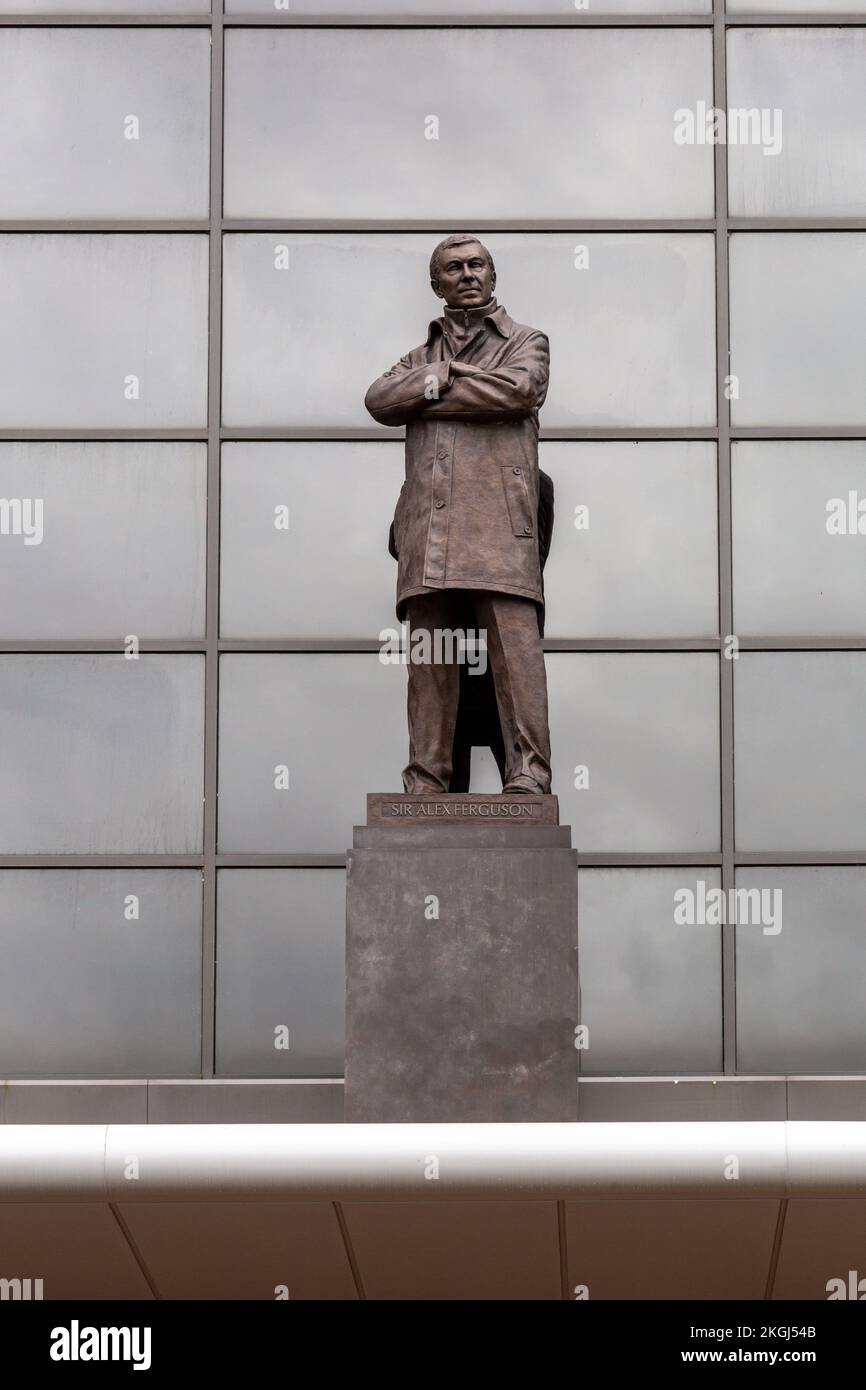 Sir Alex Ferguson statue by Philip Jackson at Manchester United's Old ...