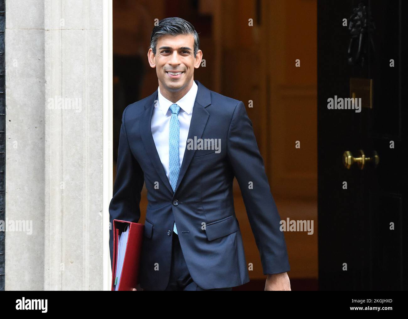 London, UK. 23rd Nov, 2022. Rishi Sunak Prime Minister leaves No10 Downing Street to head for ...