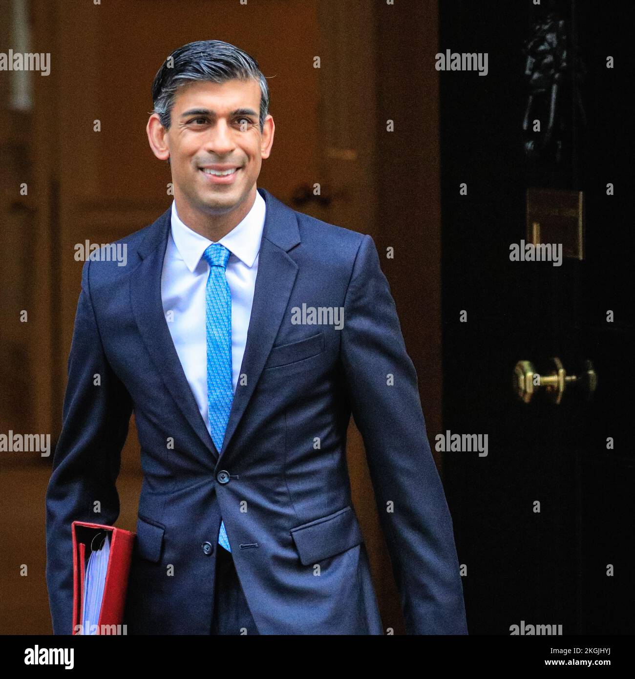 Downing Street, London, 23rd Nov 2022. Rishi Sunak, MP, British Prime Minister, exits 10 Downing ...