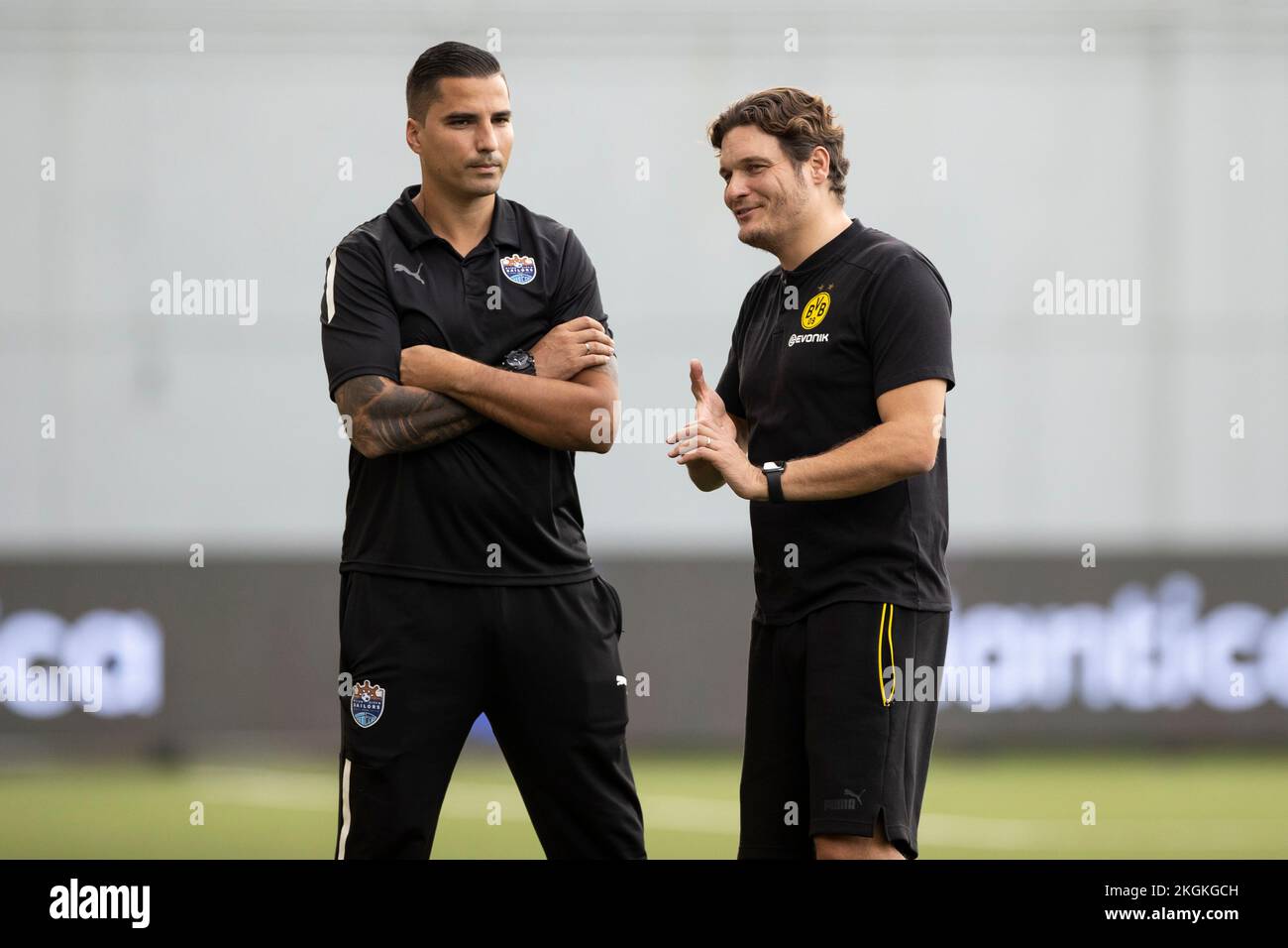 Singapur, Singapore. 23rd Nov, 2022. Soccer: Bundesliga, Borussia's ...