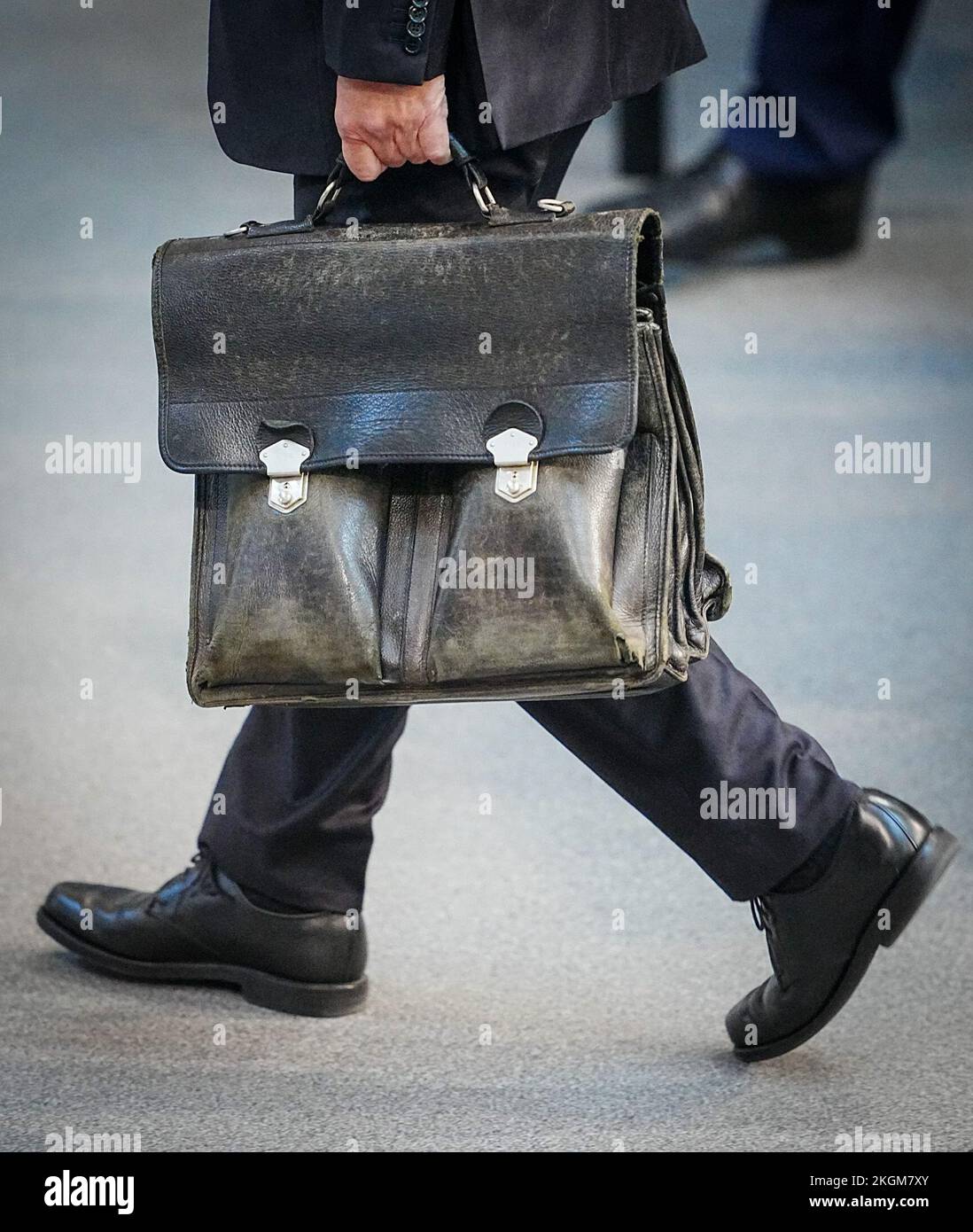 Berlin, Germany. 23rd Nov, 2022. Chancellor Olaf Scholz (SPD) carries ...