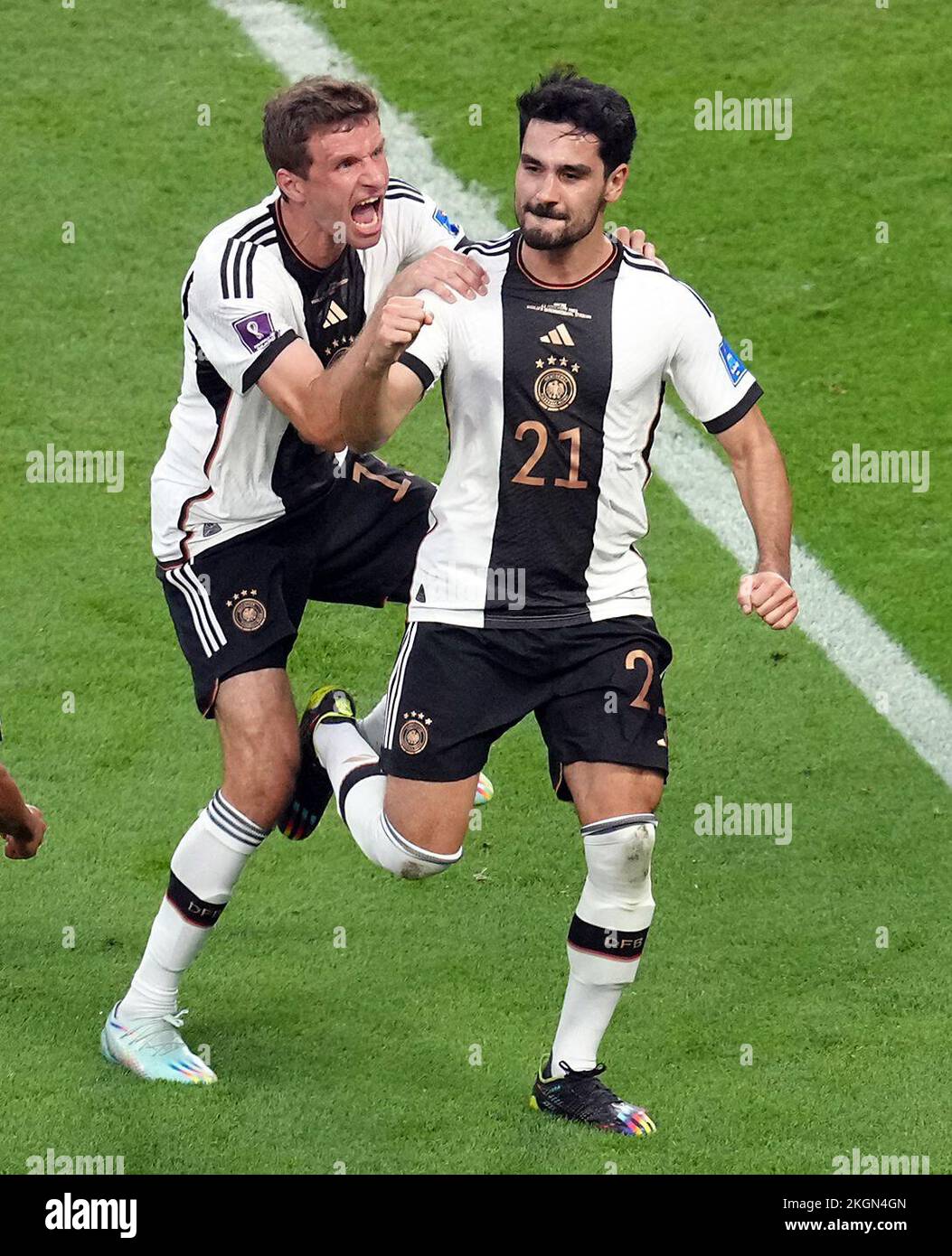 Ilkay gundogan germany thomas muller hi-res stock photography and ...