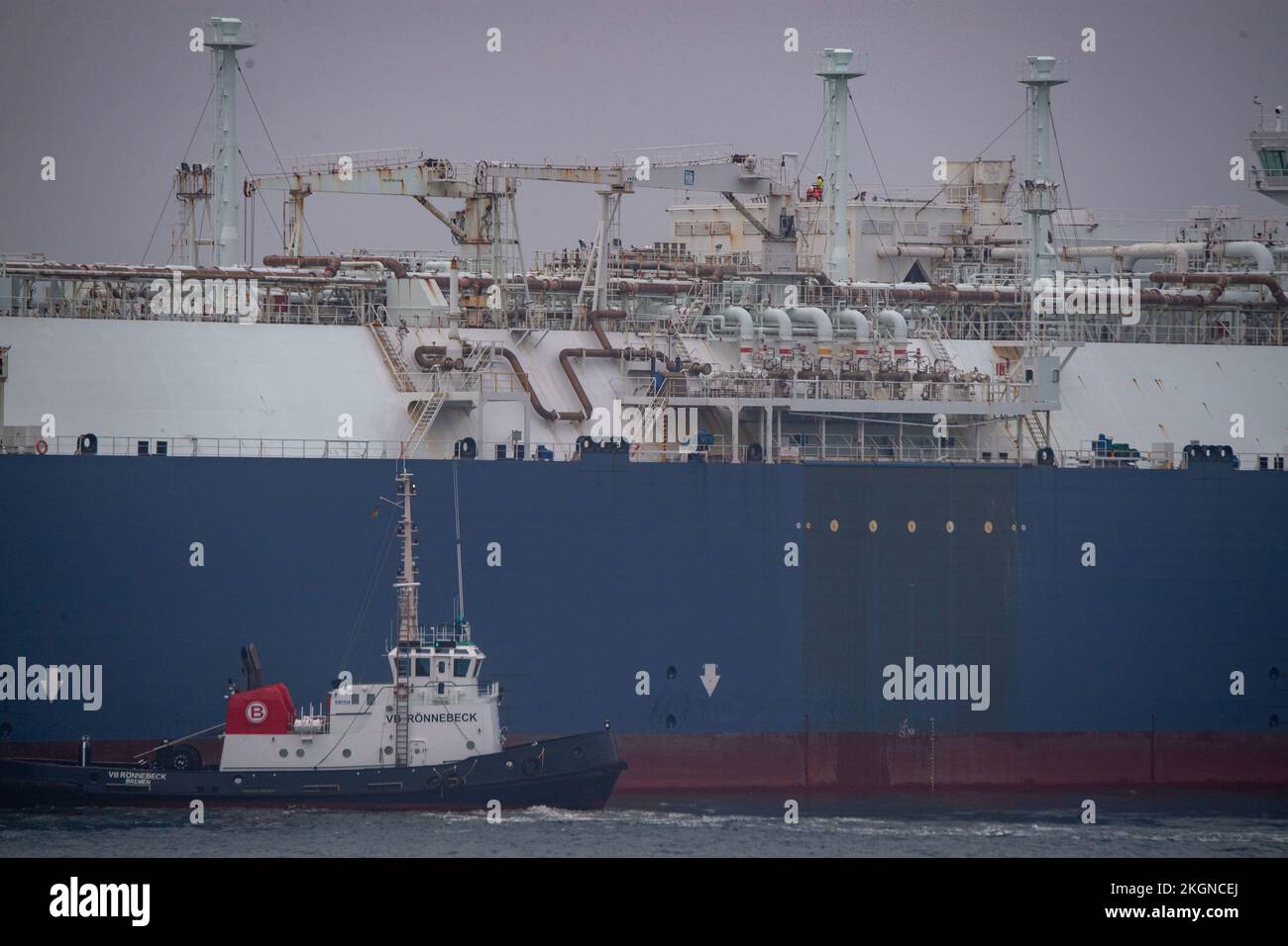 Mukran, Germany. 23rd Nov, 2022. The "Neptune" sails into the port of ...
