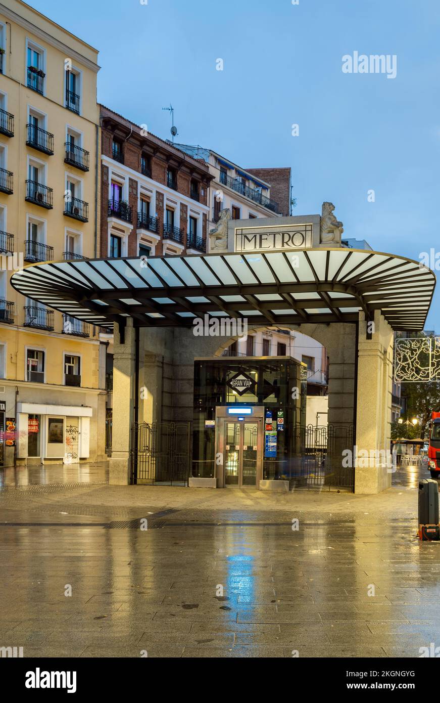 Gran Via metro station, Madrid, Spain Stock Photo - Alamy