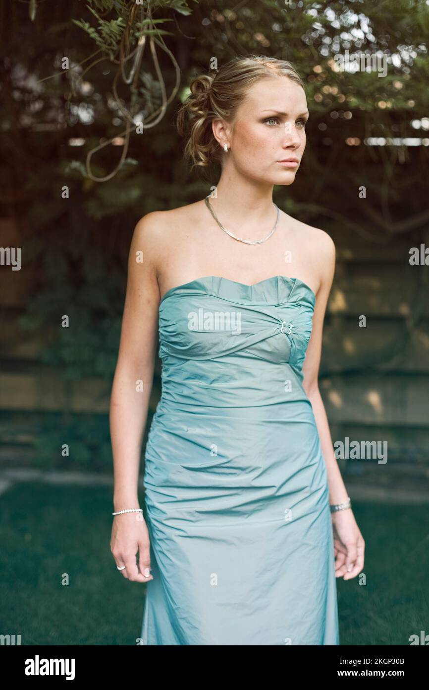 Well dressed young women hi-res stock photography and images - Alamy
