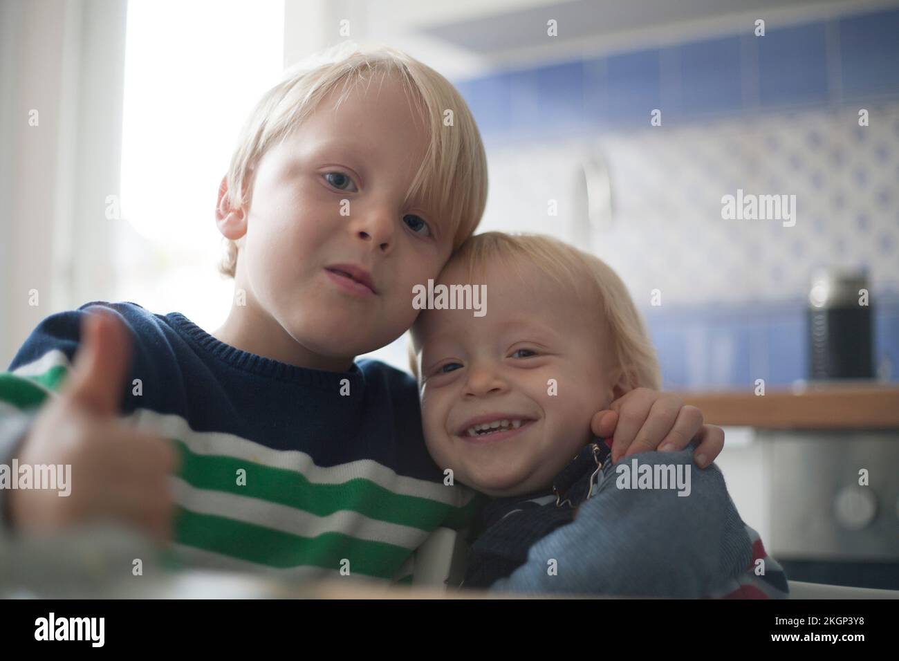 Portrait blond little boys brother hi-res stock photography and images - Alamy