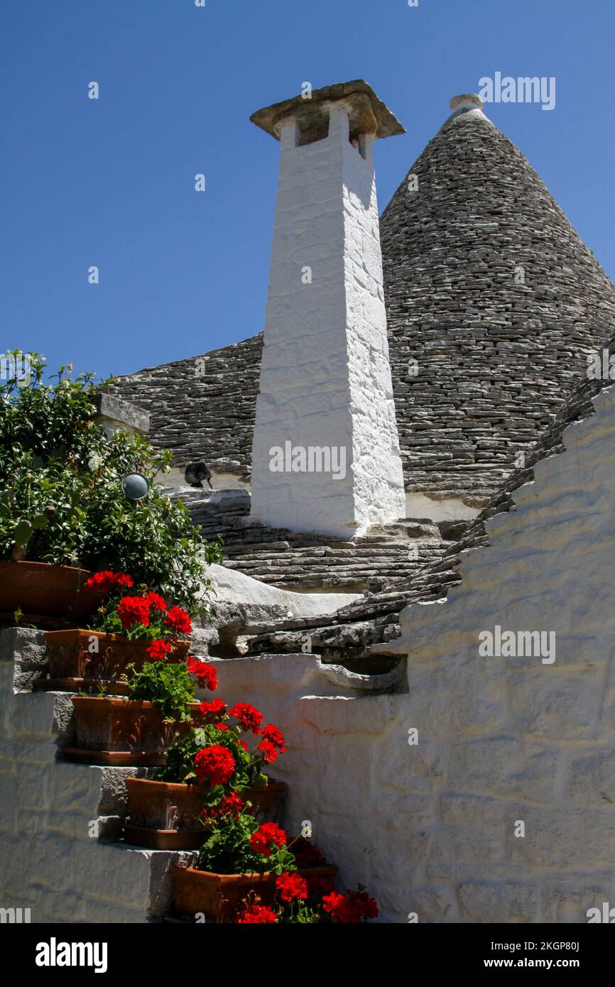 Italy, Puglia - miasteczko Alberobello - truli Stock Photo - Alamy