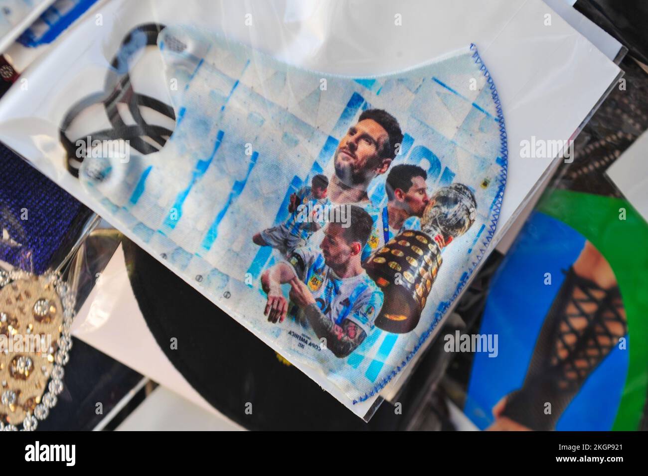 World cup qatar 2022 mask hi-res stock photography and images - Alamy