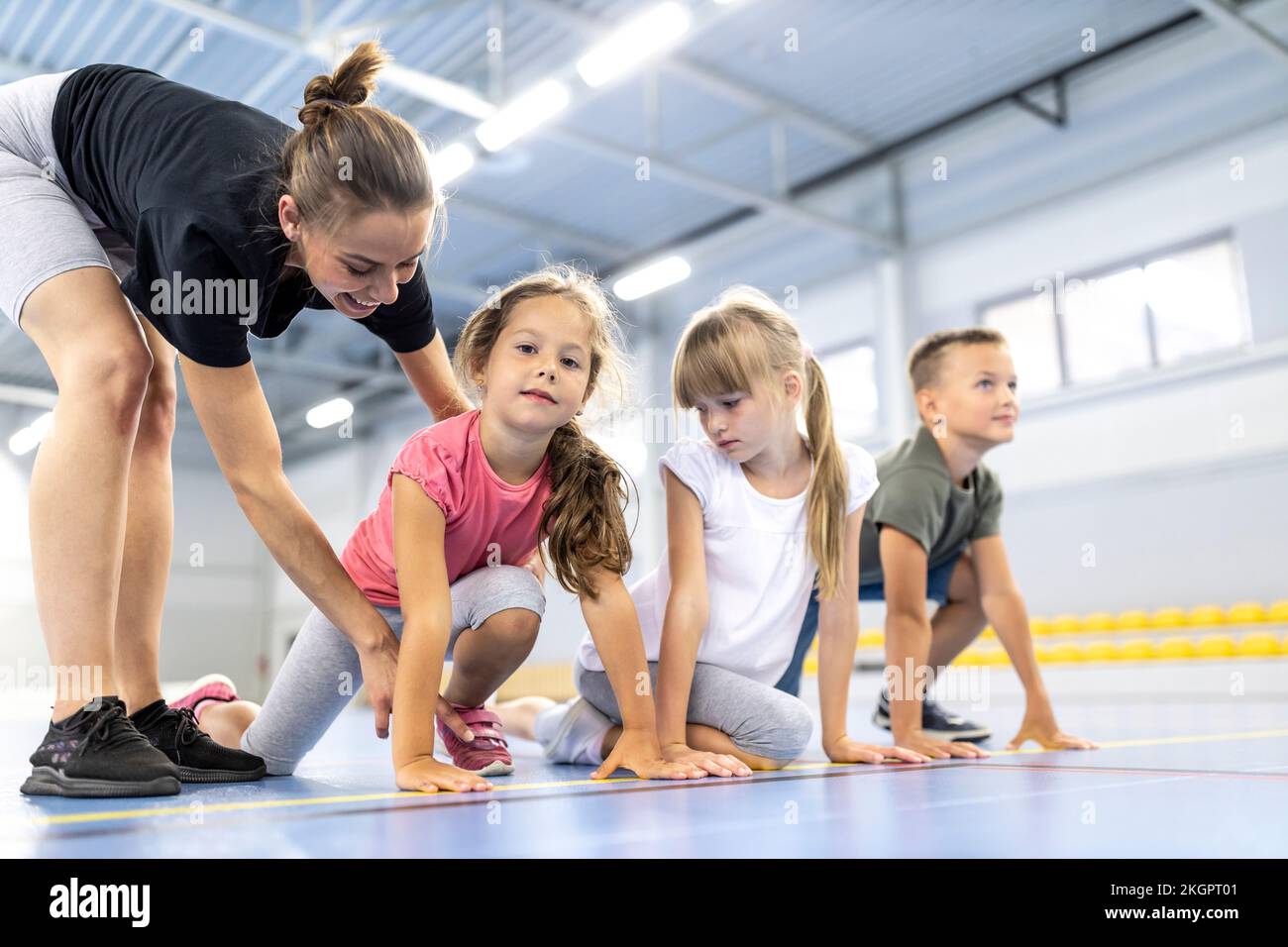 Elementary school child line hi-res stock photography and images - Alamy