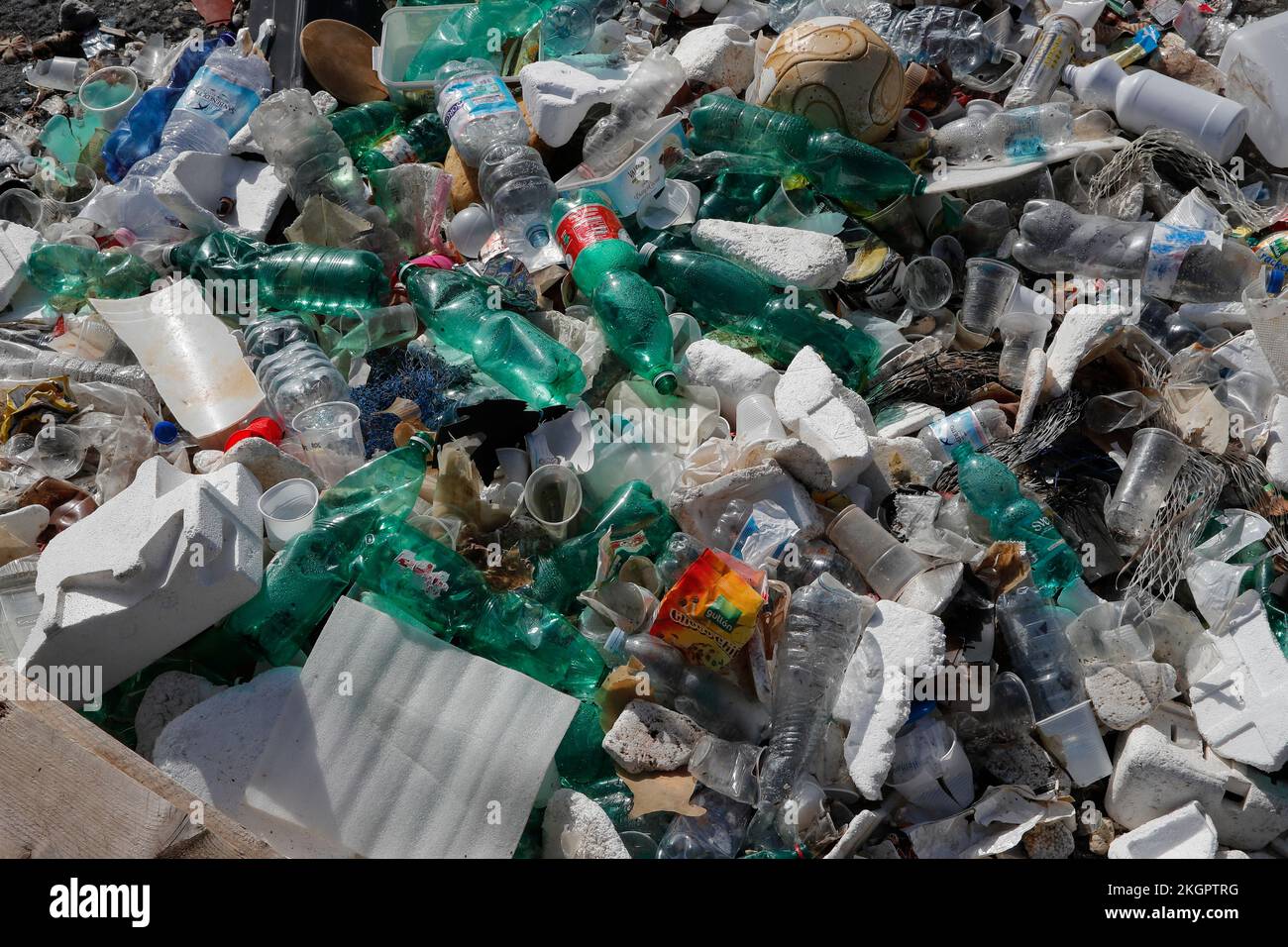 Environmental damage caused by plastic hi-res stock photography and ...