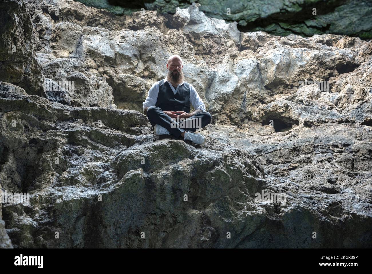 Meditation rock hi-res stock photography and images - Alamy