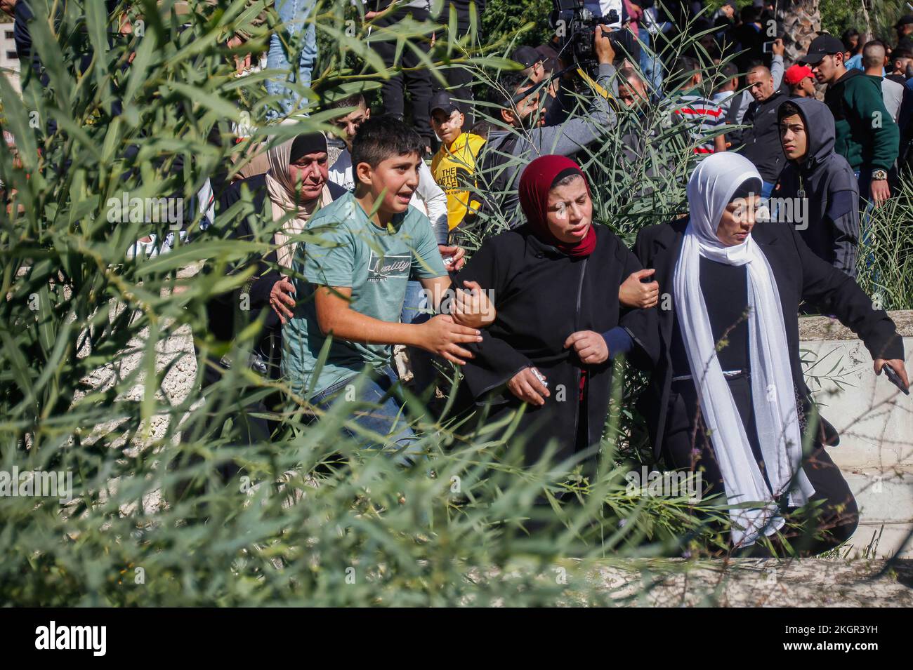 Relatives mourn during the funeral of Palestinian Amjad Shehadeh, 16 ...