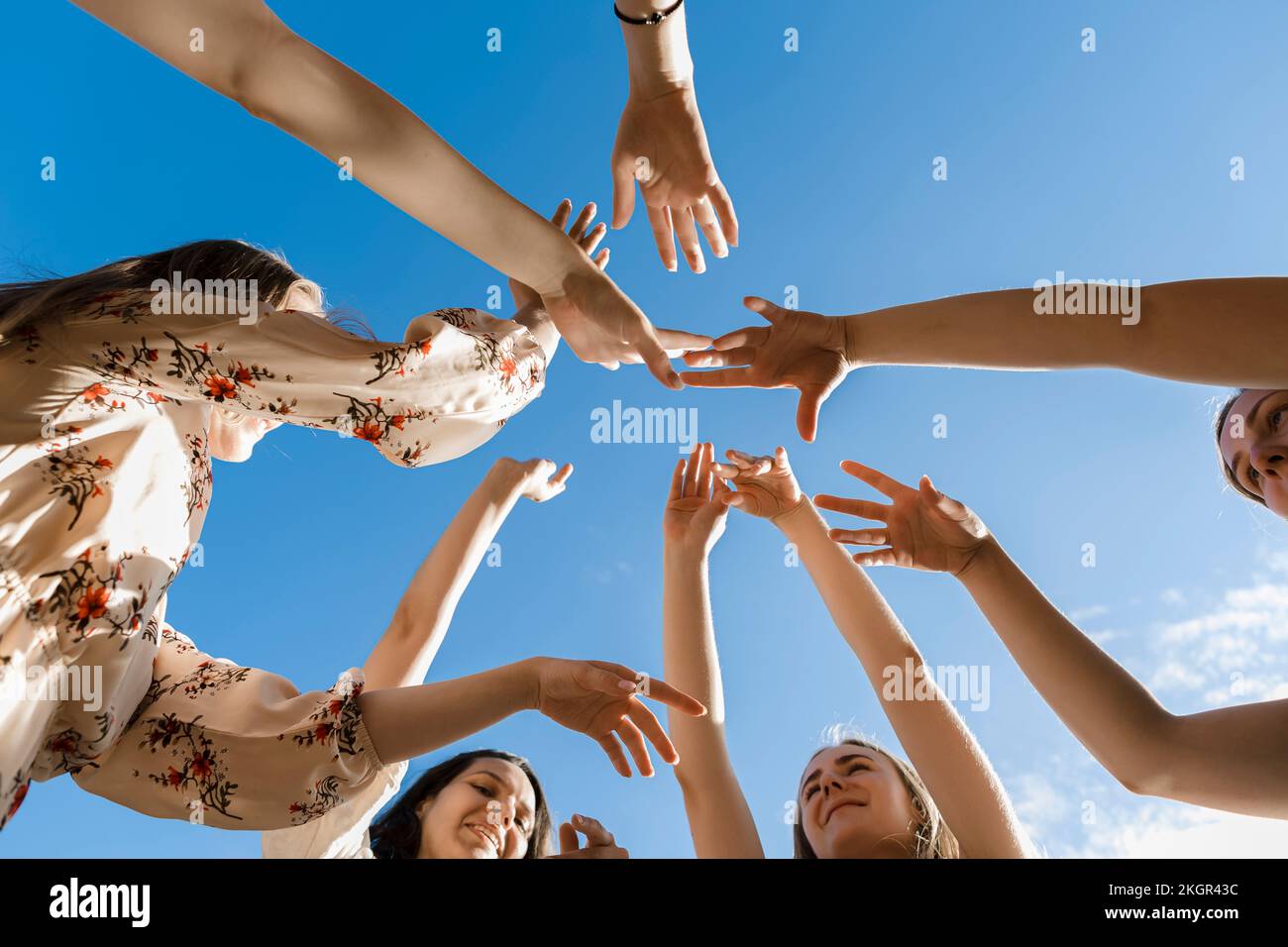 Five dancing women hi-res stock photography and images - Alamy