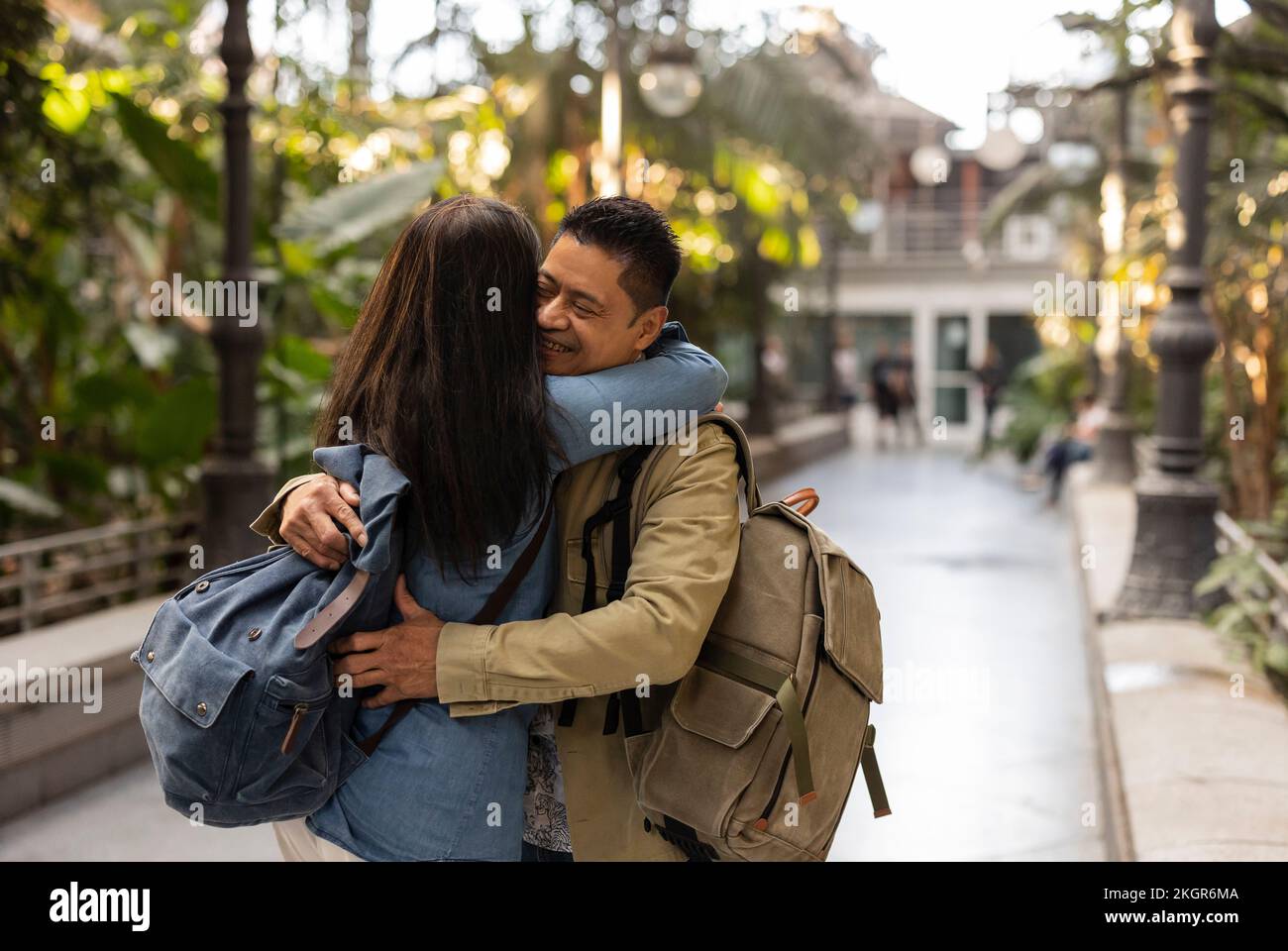 Asian man woman greeting hi-res stock photography and images - Alamy