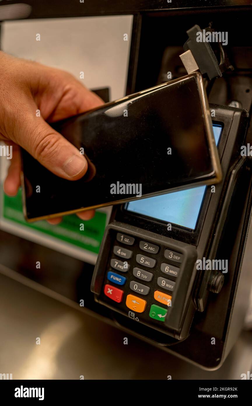 Pay at counter hi-res stock photography and images - Alamy