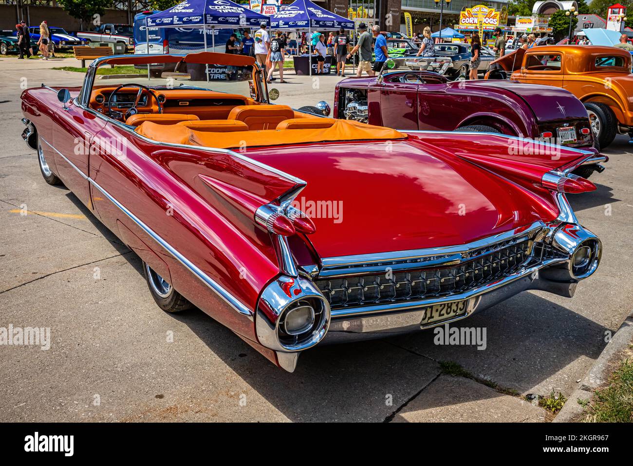 Cadillac Convertible Rojo De 1959 1959 Red Cadillac Stock Photos