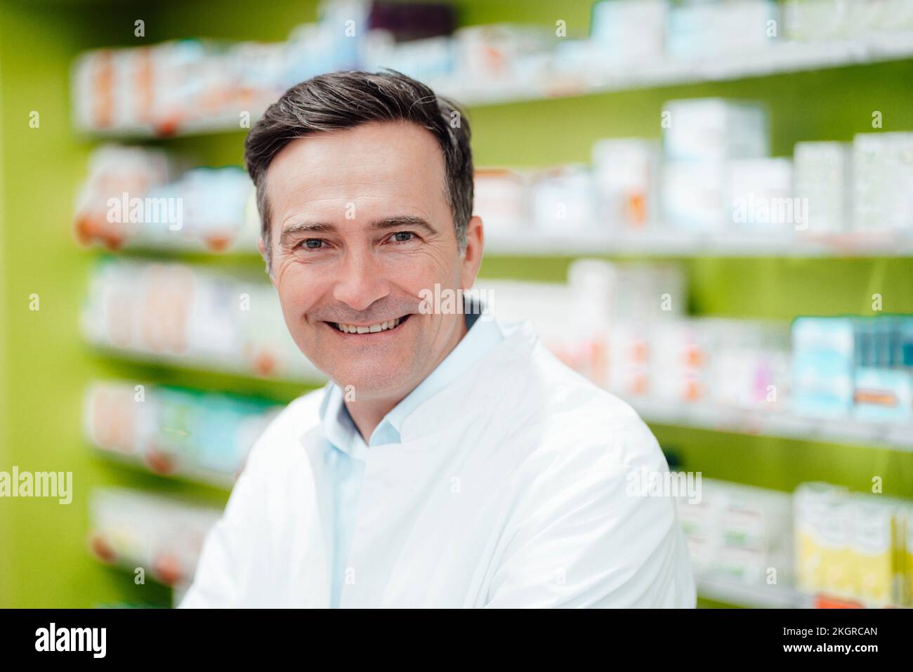 Happy pharmacy hi-res stock photography and images - Alamy