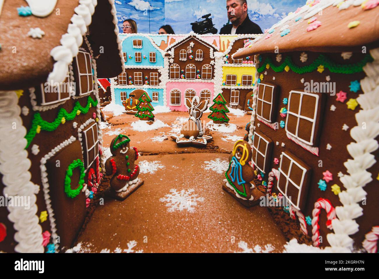 World’s largest gingerbread hi-res stock photography and images - Alamy