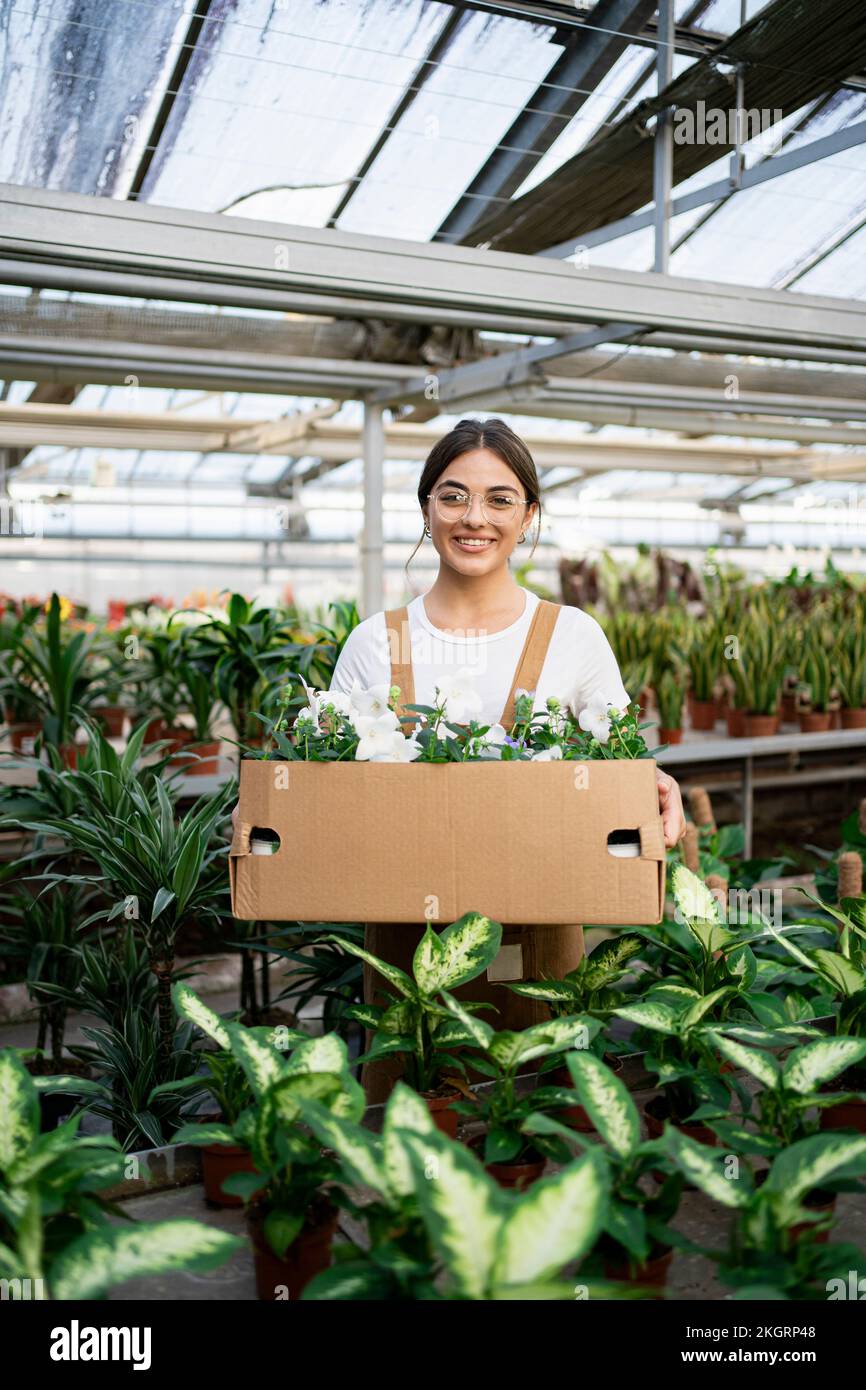 Happy gardener hi-res stock photography and images - Alamy