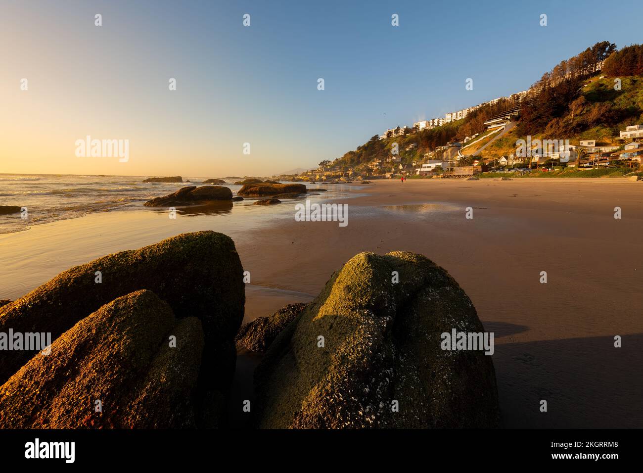 Panoramic view of the beach resort town of Maitencillo, V Region, Chile ...