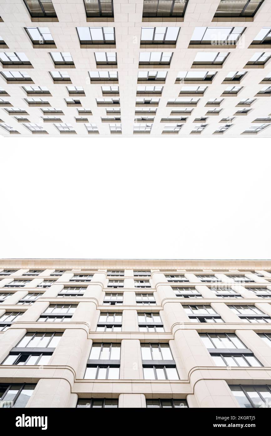 Modern tall buildings hi-res stock photography and images - Alamy