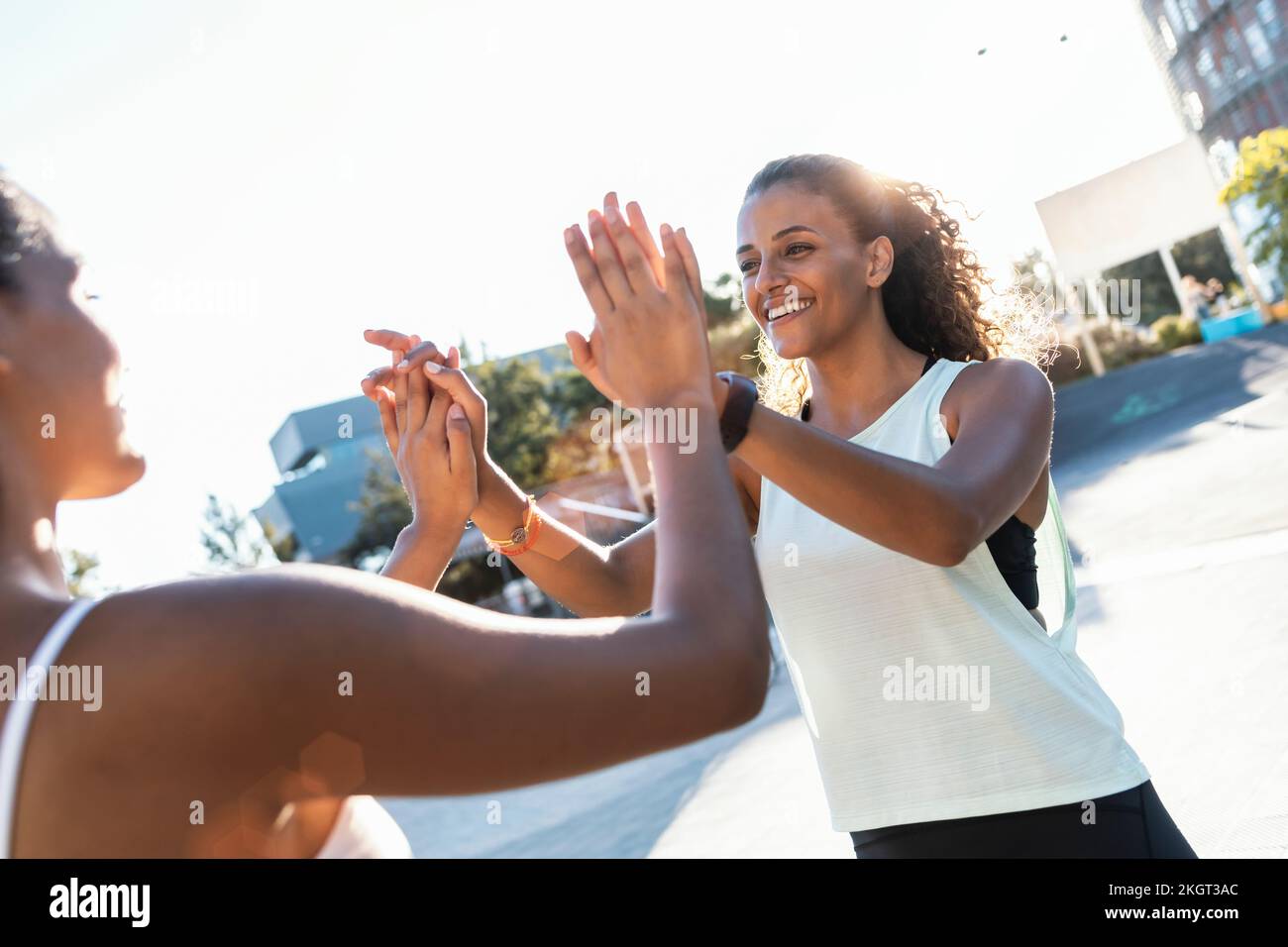 Giving five friends hi-res stock photography and images - Alamy