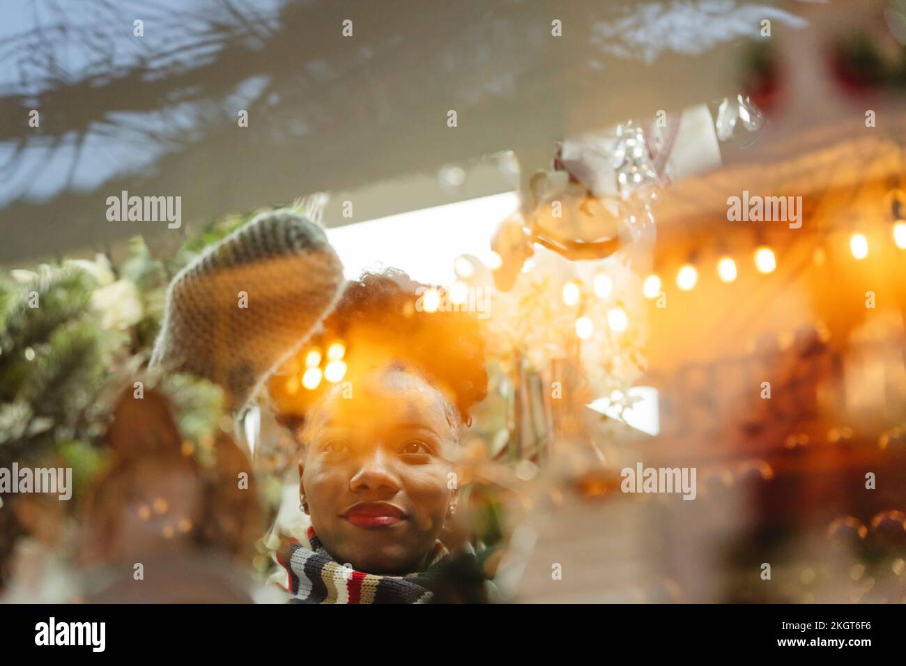Glass window decorations hi-res stock photography and images - Alamy