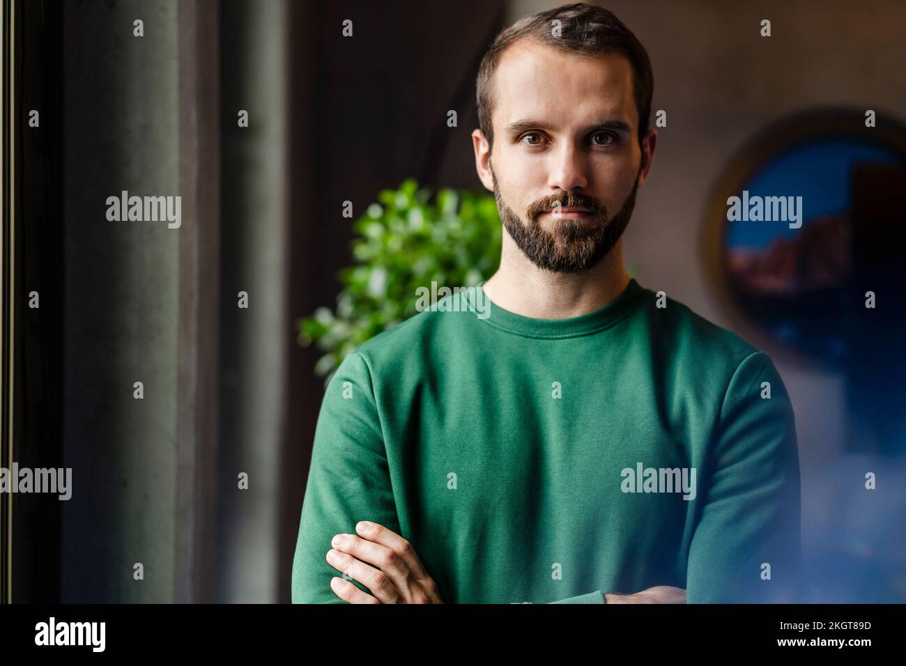Workplace confident hi-res stock photography and images - Alamy